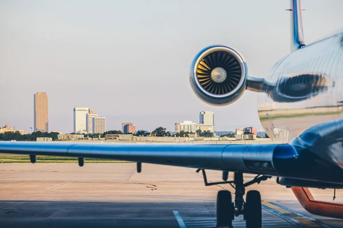 Airline Information - Clinton National Airport