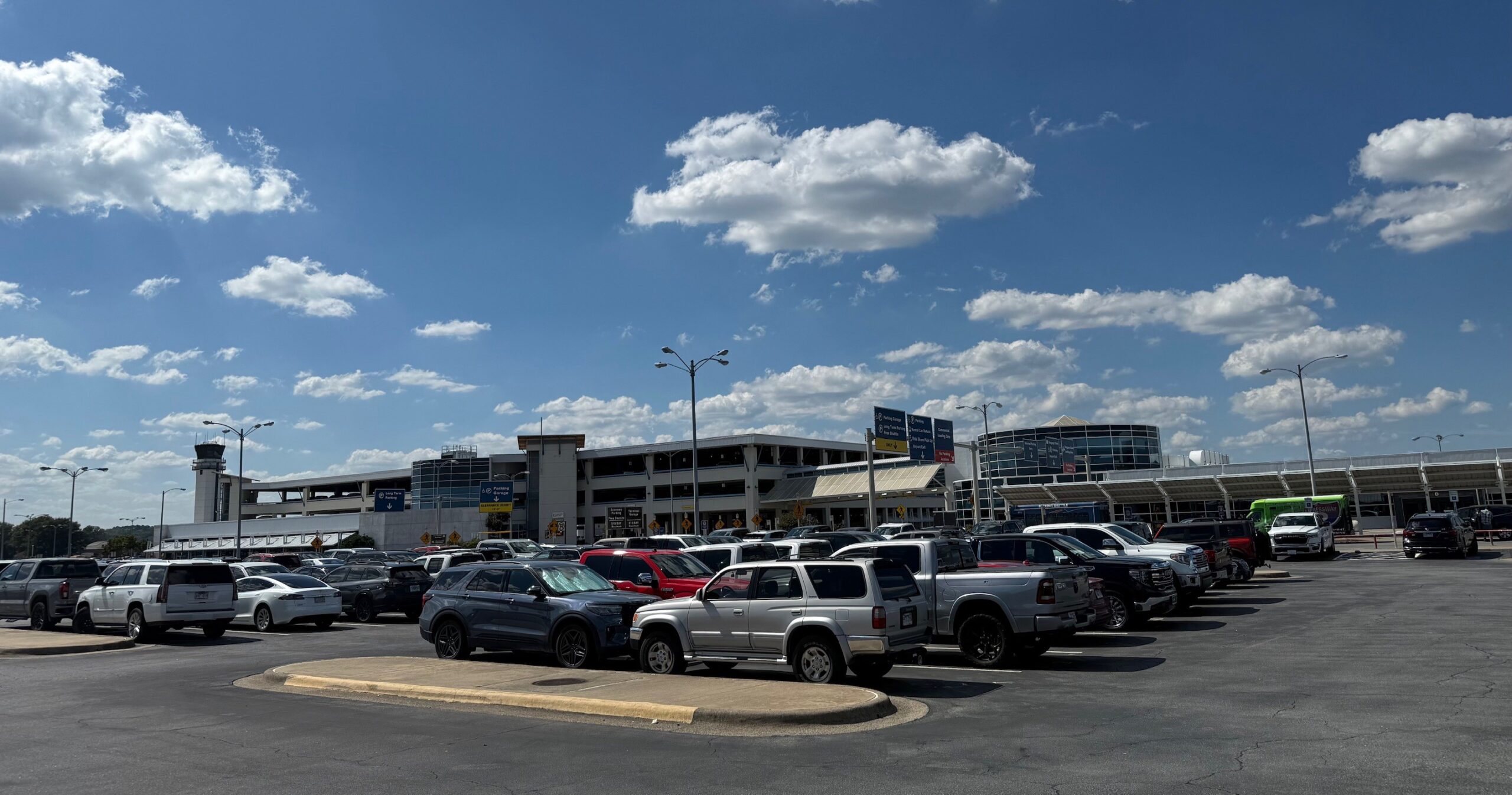 First 45 minutes Free in East Hourly Parking Lot - Clinton National Airport
